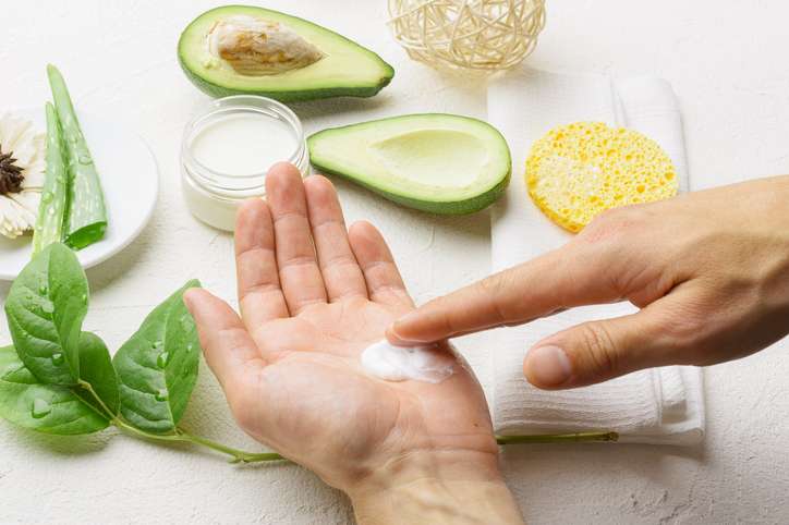 Comment prendre soin de ses mains naturellement ?- Plantes et Santé